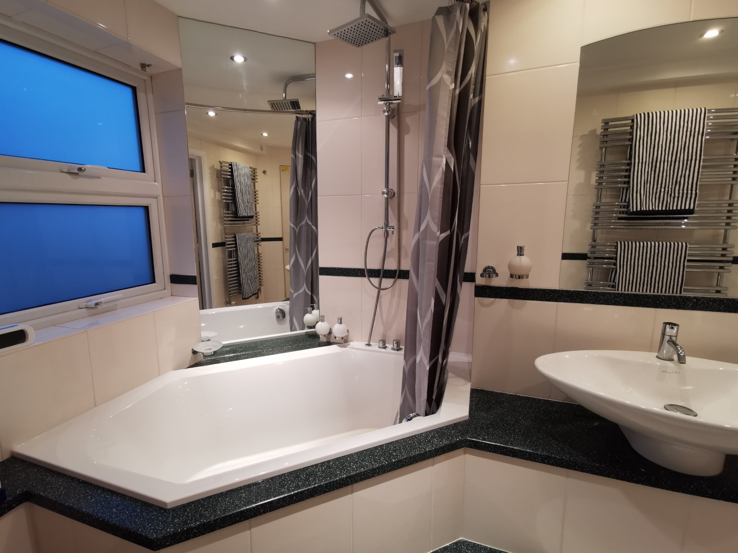 La-de-Da, Flat 15 Kelvin Court, Frinton-on-Sea - Frinton Holiday Lets ...